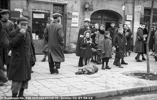 World War II Jewish Warsaw ghetto in provides blueprint for how US ...